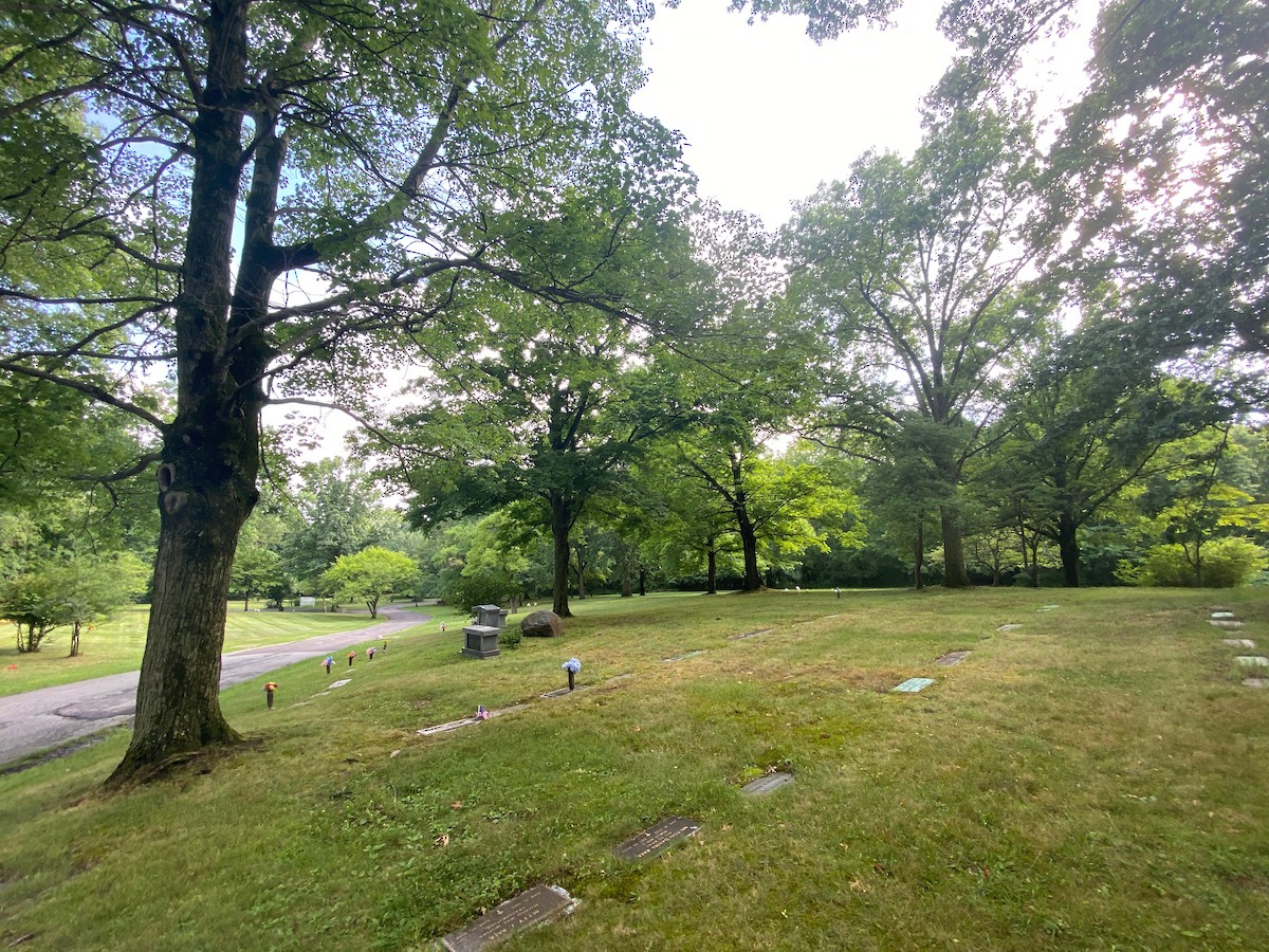 Chestnut Hill Memorial Park - Summit, Ohio, US - Birding Hotspots